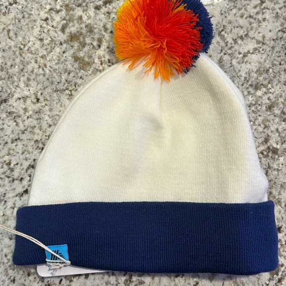 Aldi | Accessories | Nwt Aldi Gear White Beanie Limited Edition Fall ...
